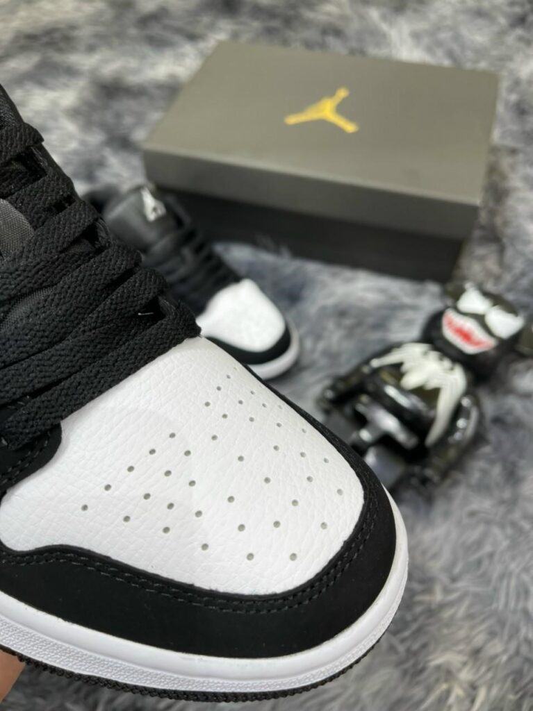 Cách check giày jordan 1 rep 1:1 chuẩn nhất bạn cần biết
